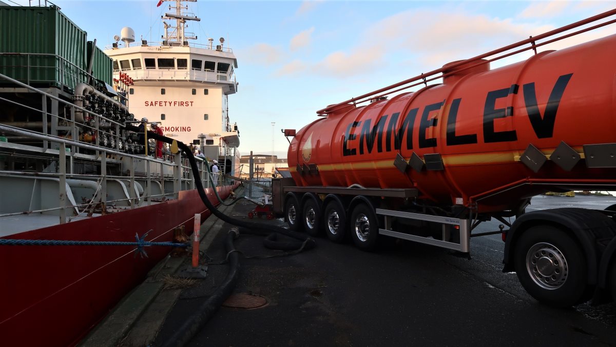 Raps fra danske marker til tankskib