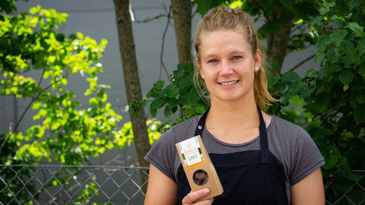 En frugtbar forretning: Marianne laver karameller for at hjælpe ...